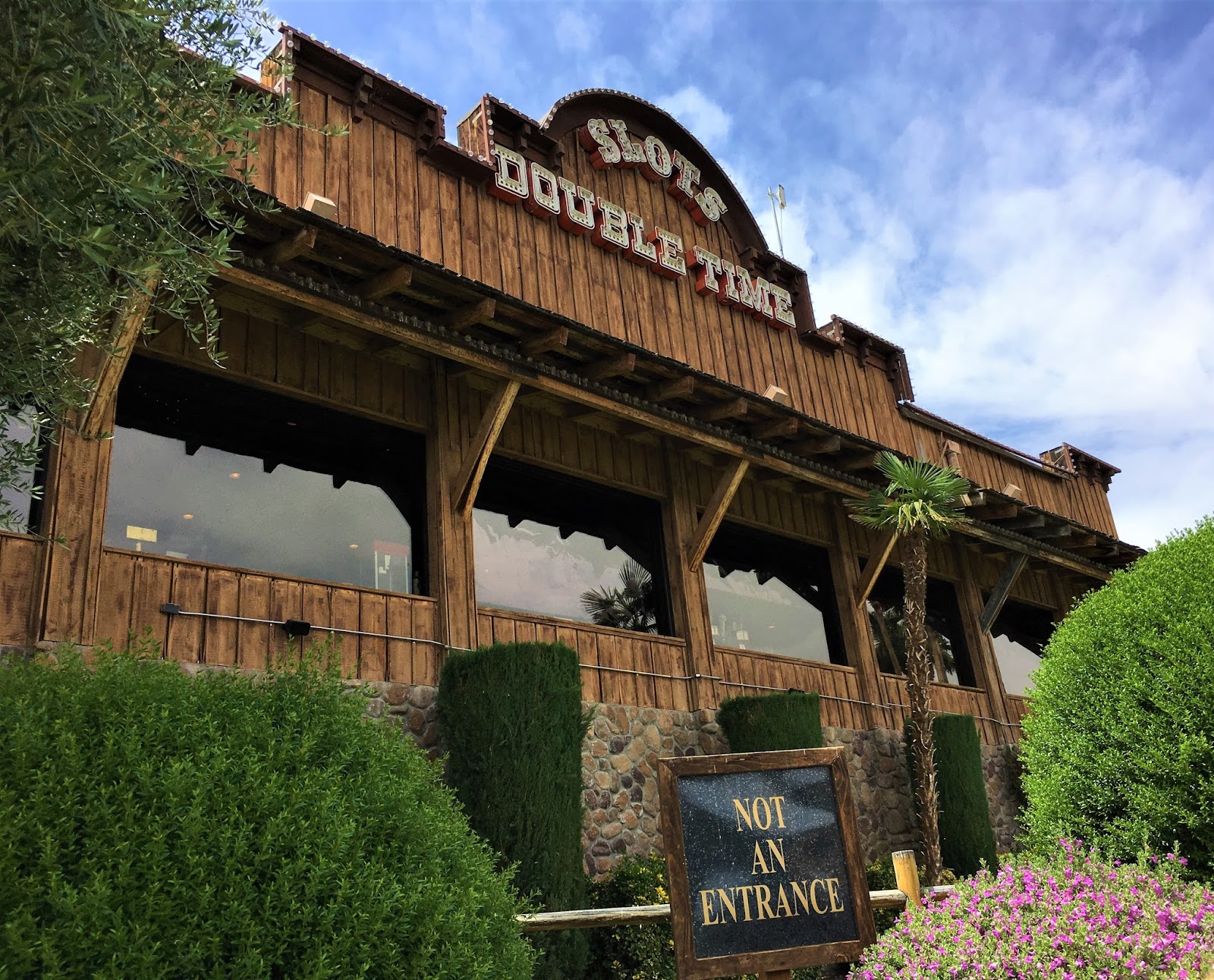 Laughlin Buzz: Pioneer Casino - the End. New Pioneer - the Beginning