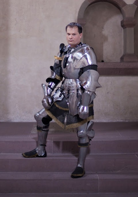 Modern Medievalist-(tm): Tobias Capwell PhD. Arms and Armour Curator ...