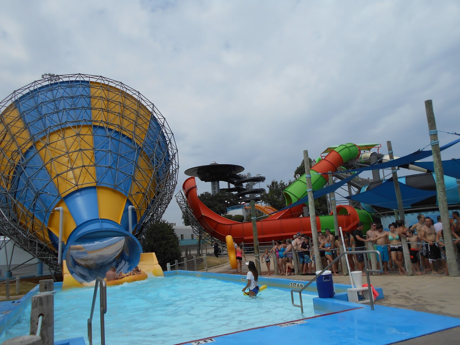 MOS World Championship Dallas Timon : Uitje naar Six Flags Hurricane ...