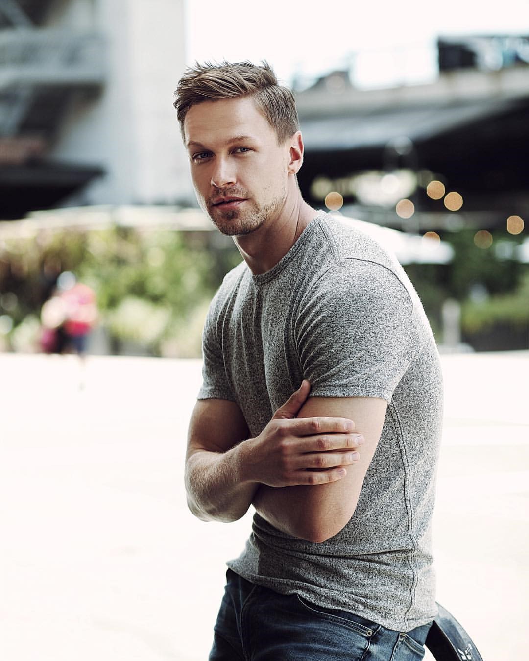 MANNEQUIN : Bill Barrett photographié par Diabe Sale. - AVANT GARDE