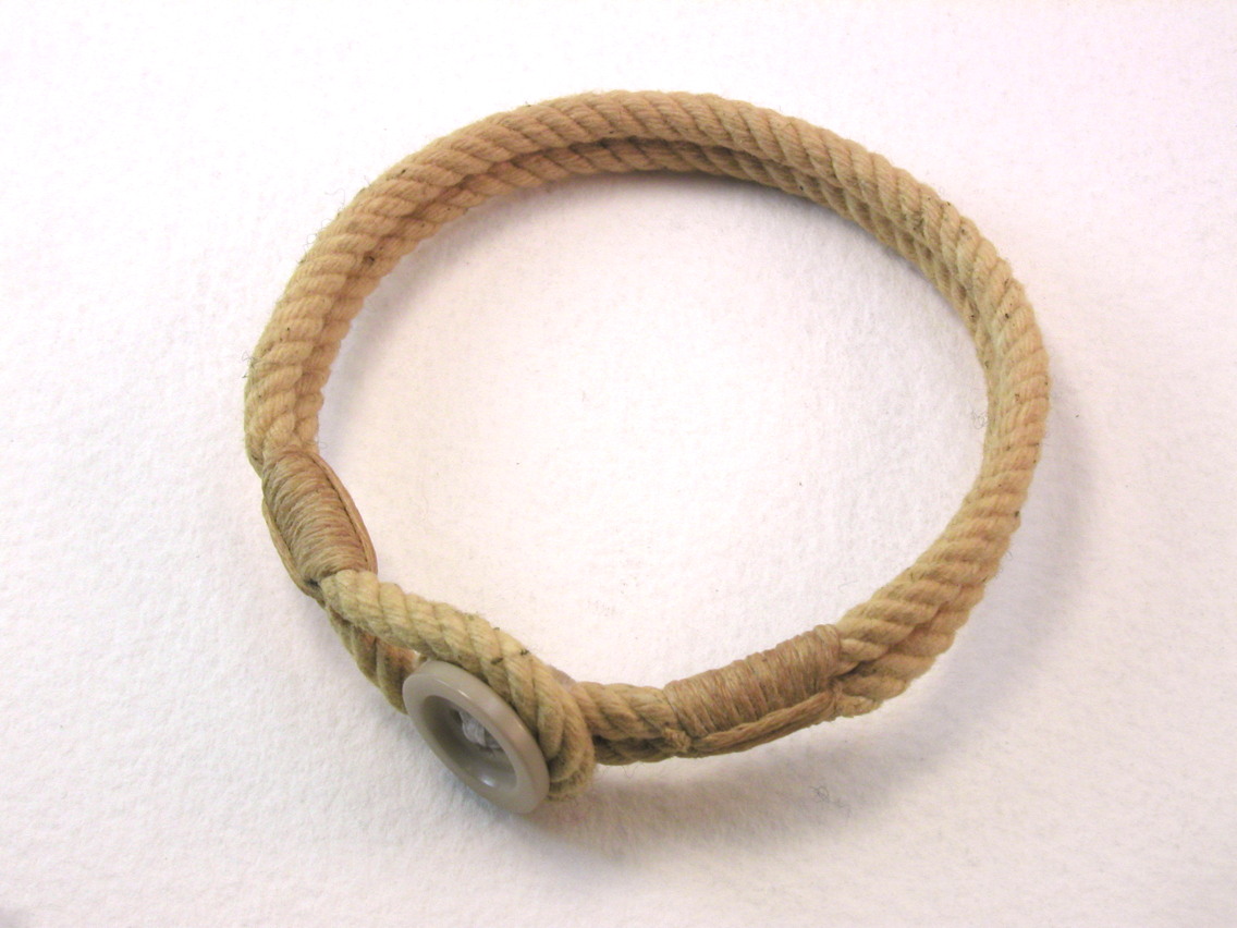 Knots and fiber bracelets: button toggle rope bracelets 4074