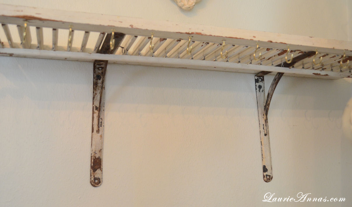 LaurieAnna's Vintage Home: DIY Shutter Plate Rack