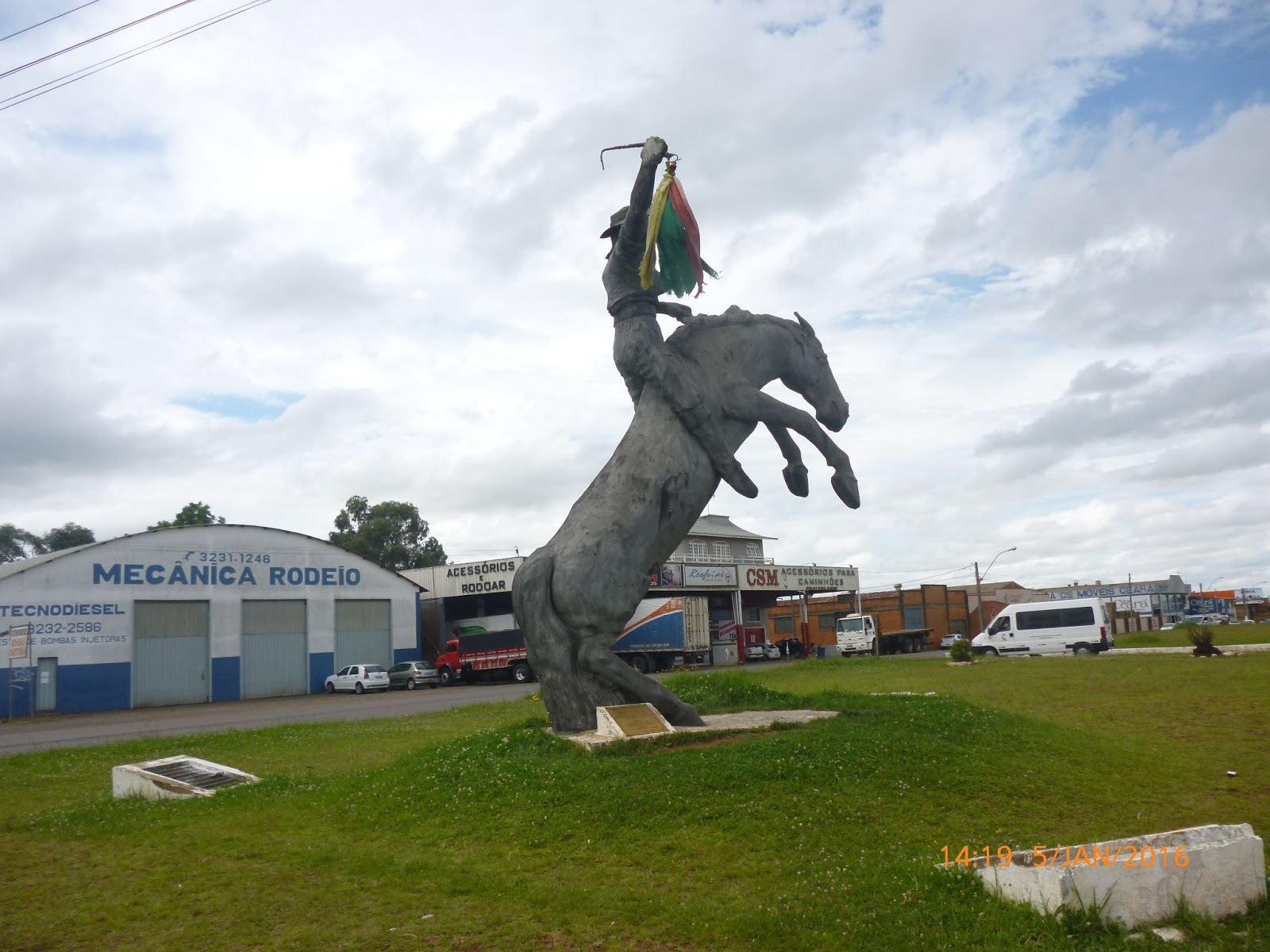 Jornal Negritude: Monumento do Ginete em Vacaria RS