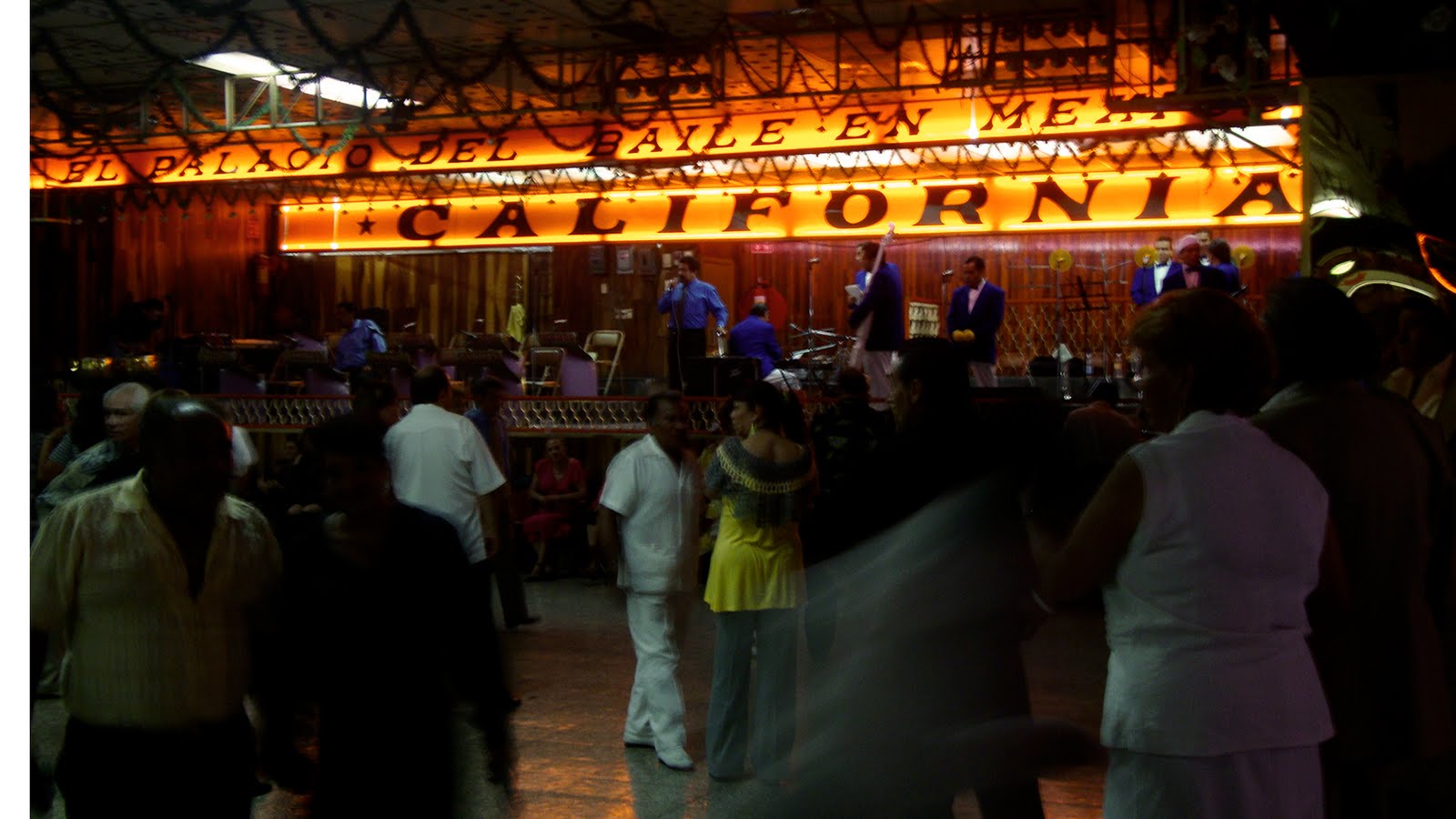 Matices del Sur: El Palacio del baile en México