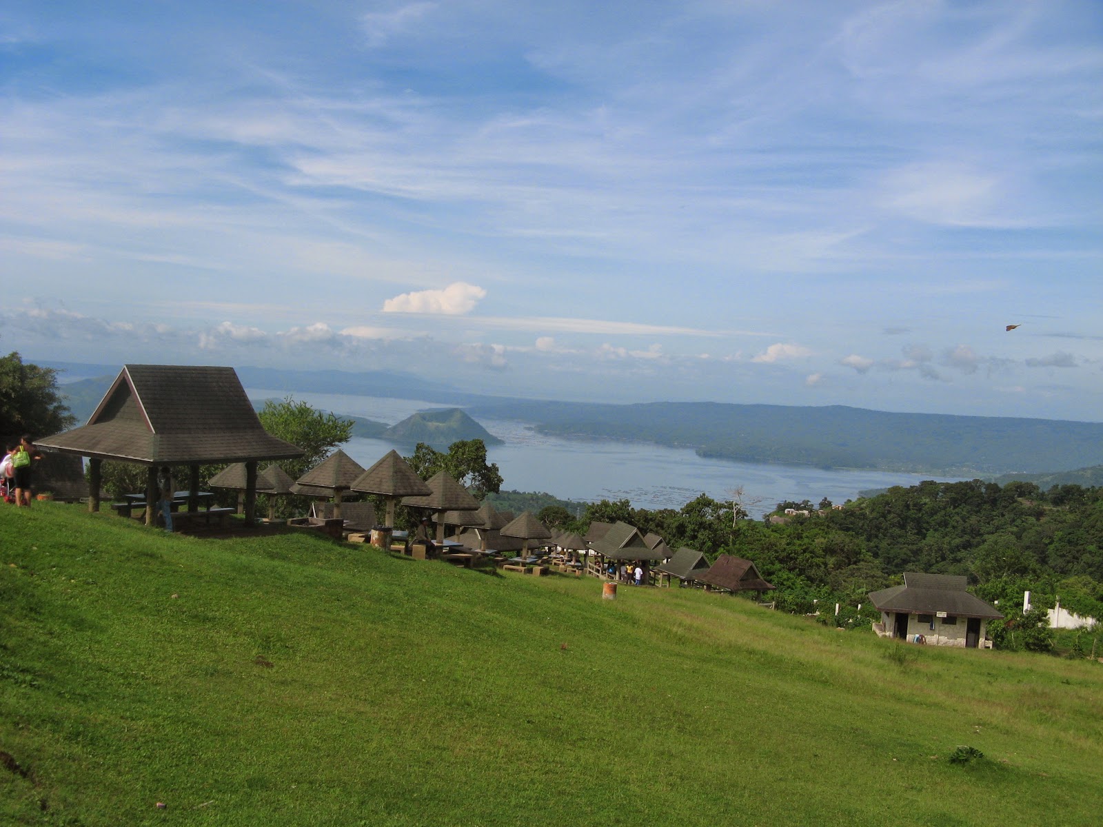 LEXICAL CROWN: PICNIC GROVE (TAGAYTAY CITY)