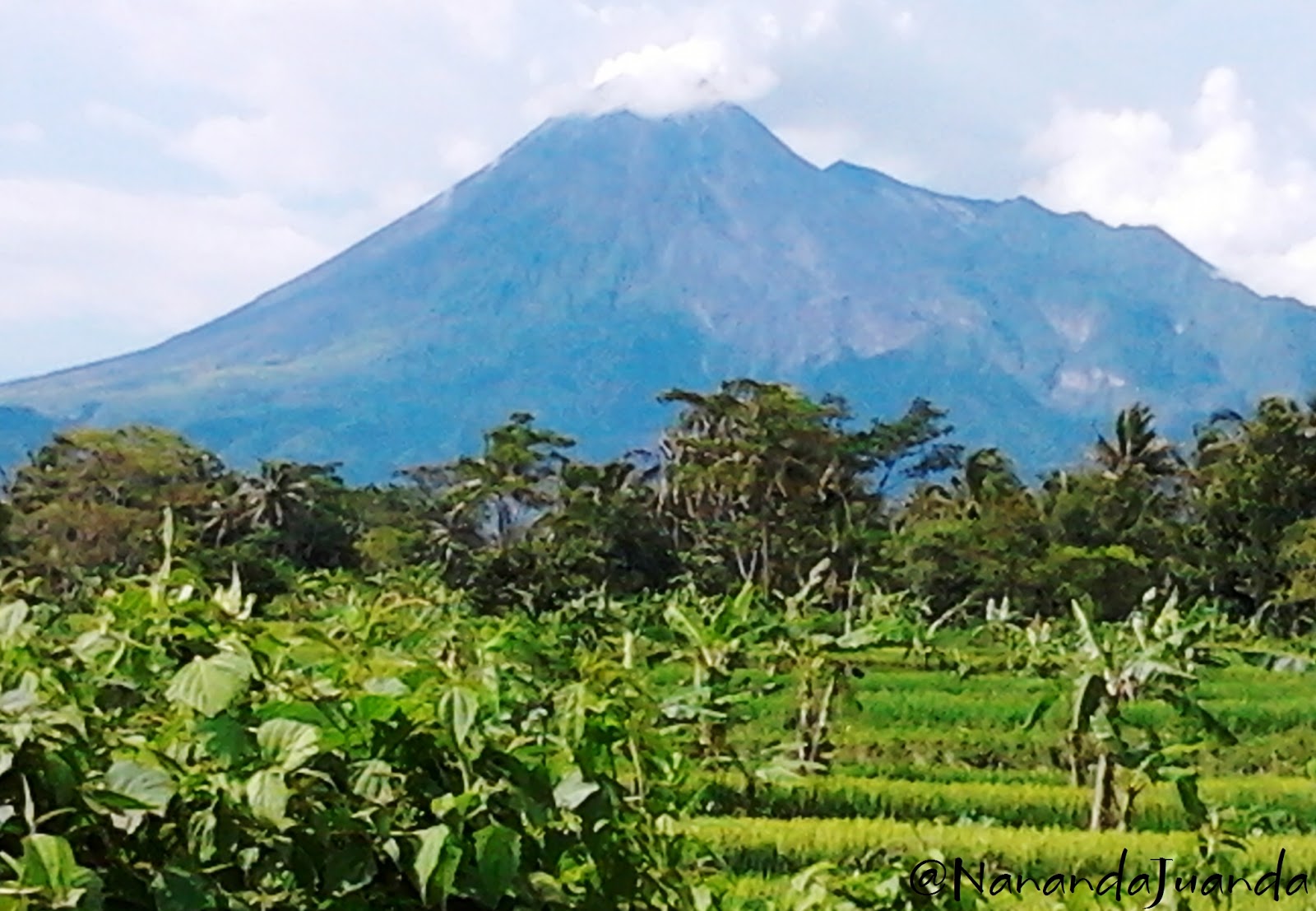 Pemandangan Gunung Merapi - Perumperindo.co.id