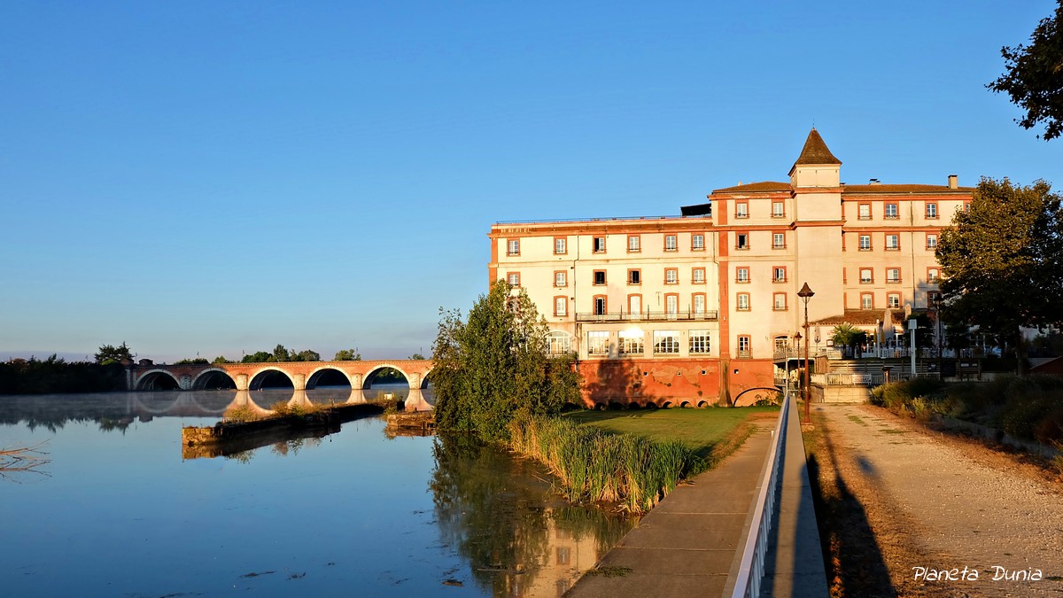 Planeta Dunia: Moissac: tesoro del arte románico francés