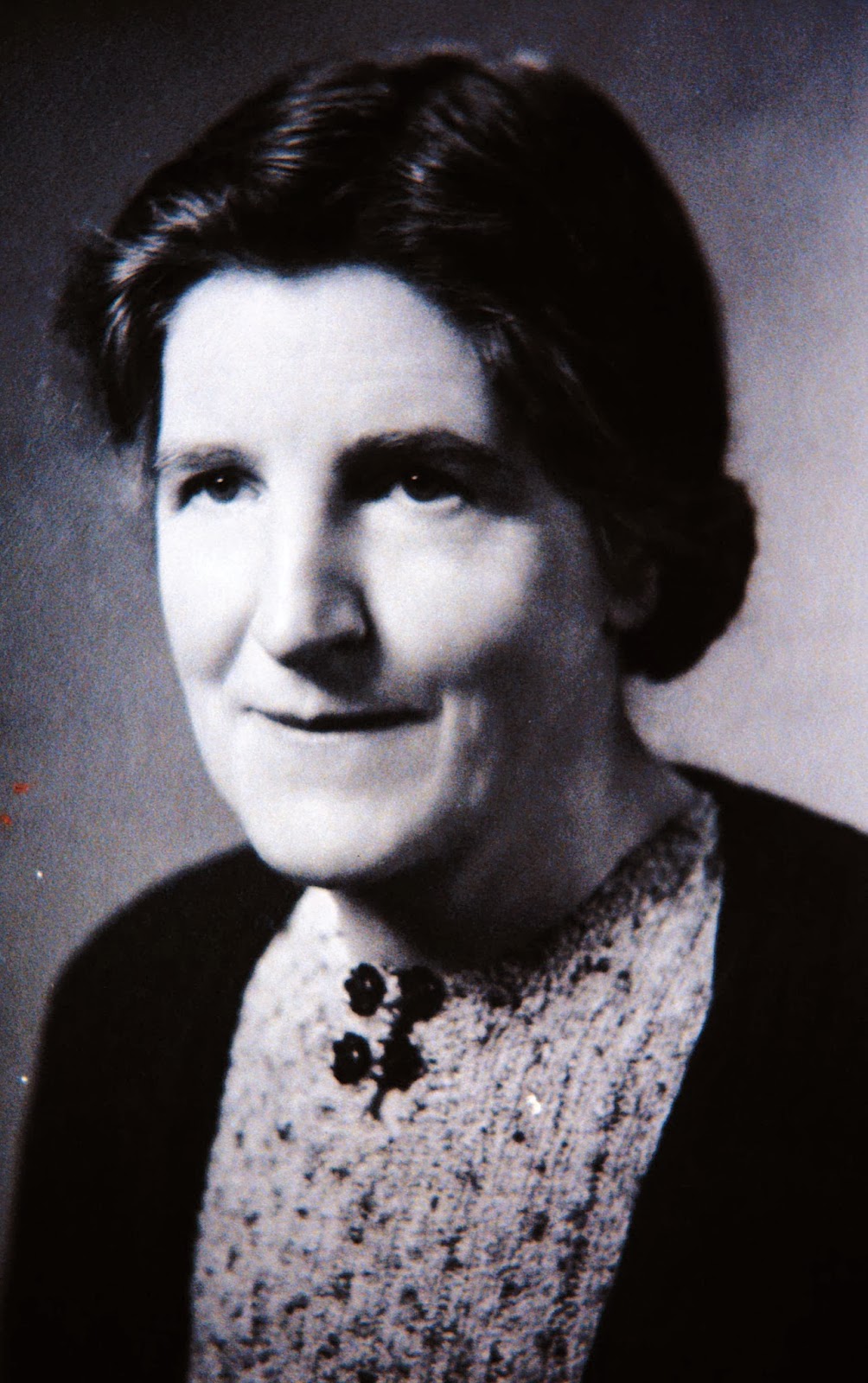 Elizabeth Penrose's Instagram, Twitter & Facebook on IDCrawl