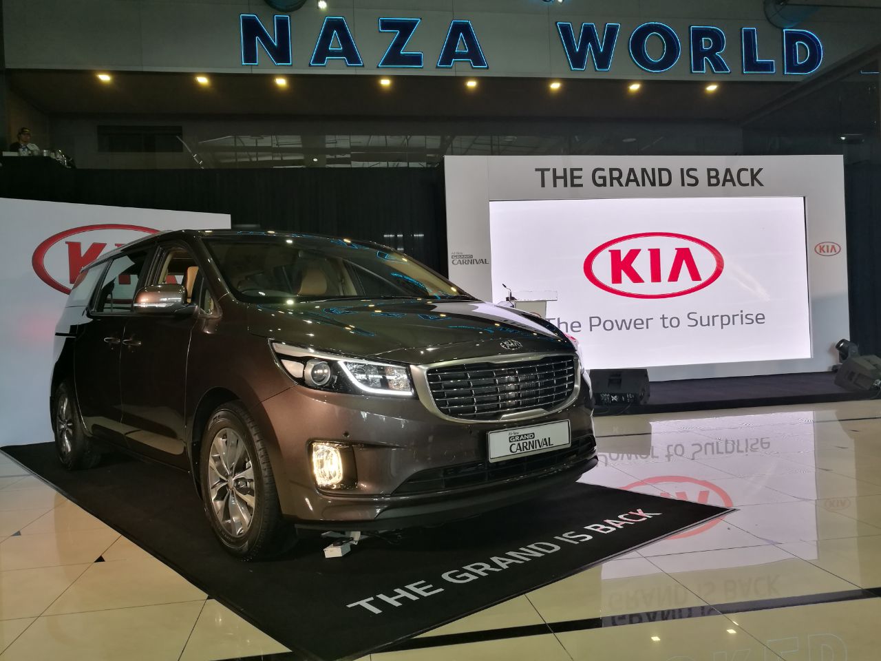 Motoring-Malaysia: Naza Kia Launches The All New Grand Carnival