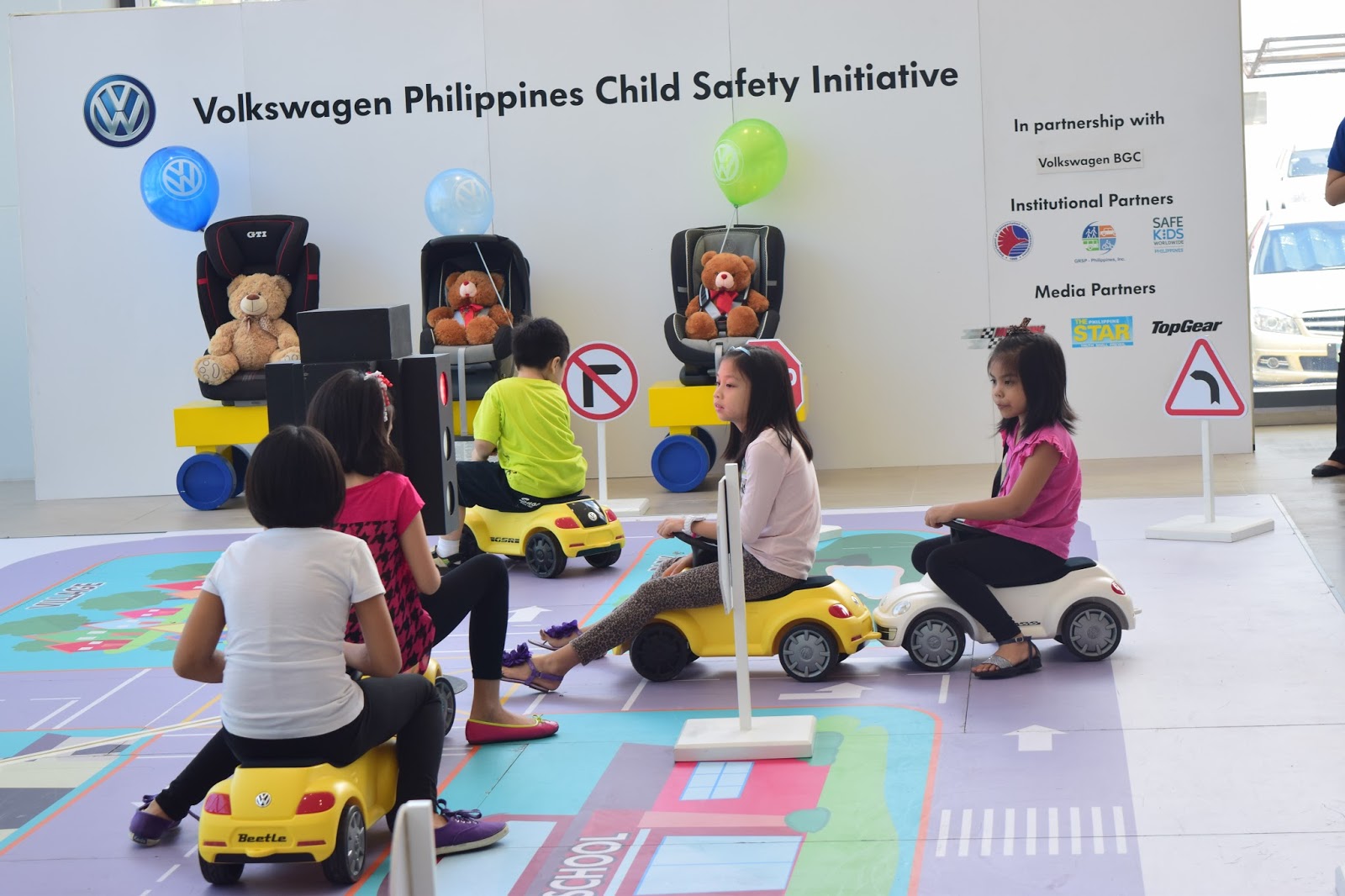 Paparazzi Photoman Walking Photobooth Service: Volkswagen Family Day in ...