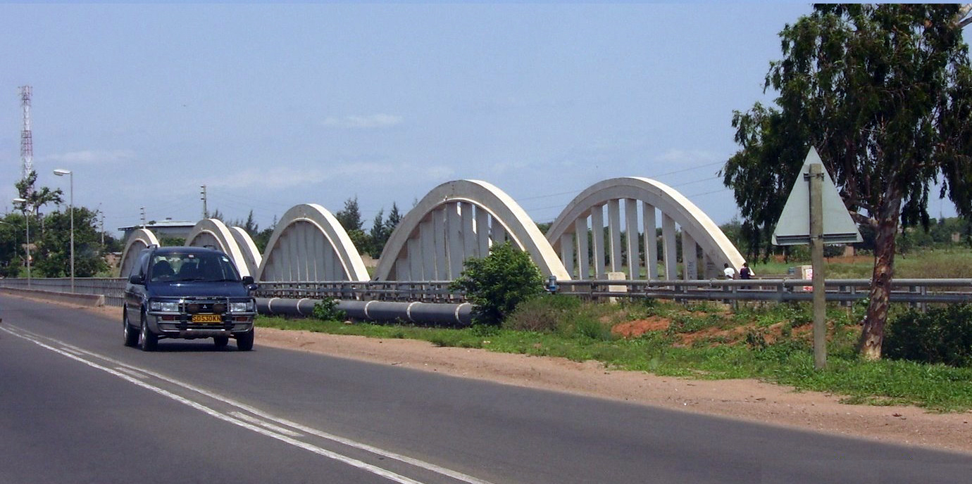 A ponte da Matola-Rio de 1948 à actualidade. A Ponte do Dogali na Eritreia.