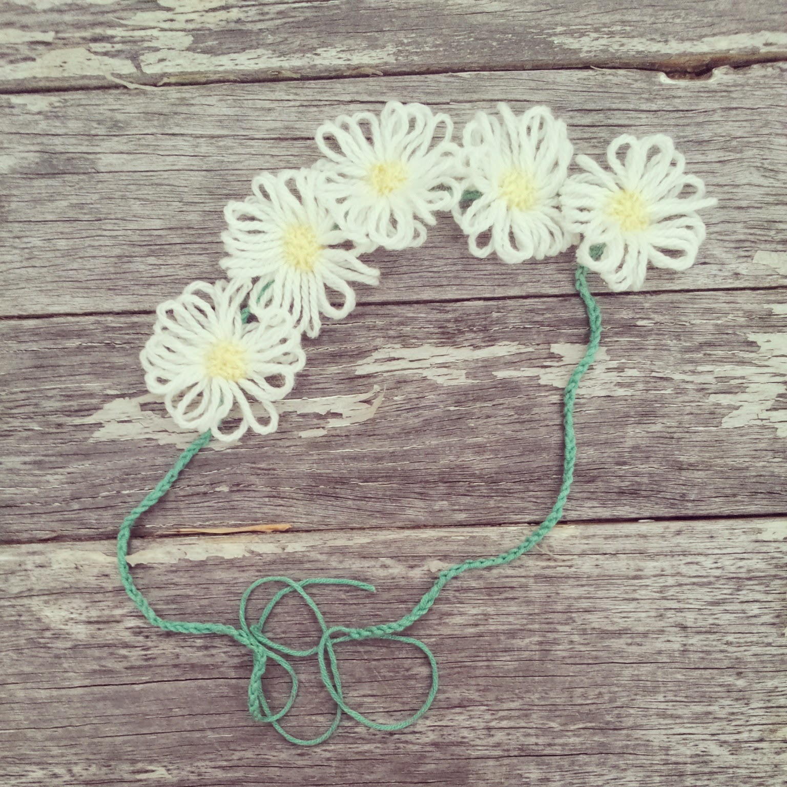 tea and craft: Easy loom daisy flower crown