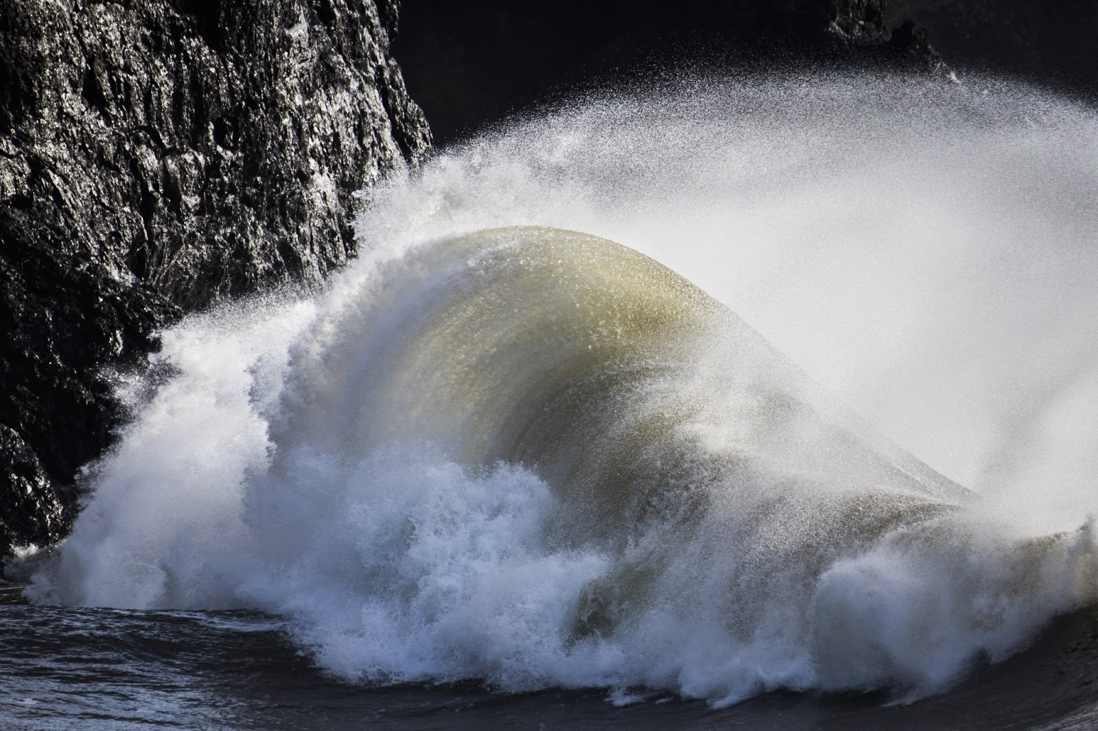 Illuminations from the attic: The epic waves of Waikiki Beach
