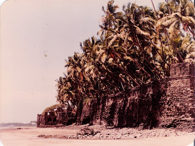 Revdanda fort a Coastal fort in Raigad District. - Forts and Treks