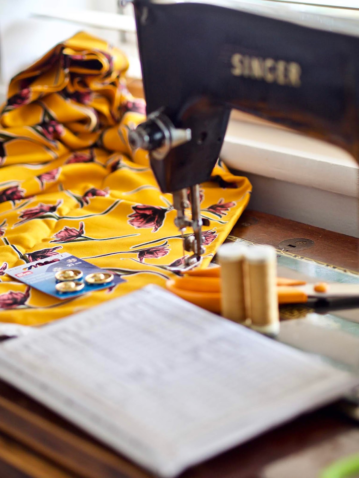 DIY wrap dress, Simplicity 8608 |AD - Dainty Dress Diaries