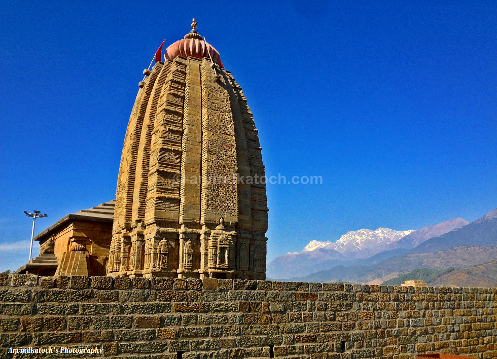 HD Pic of Historical Shiv Temple at Baijnath With Background View of ...
