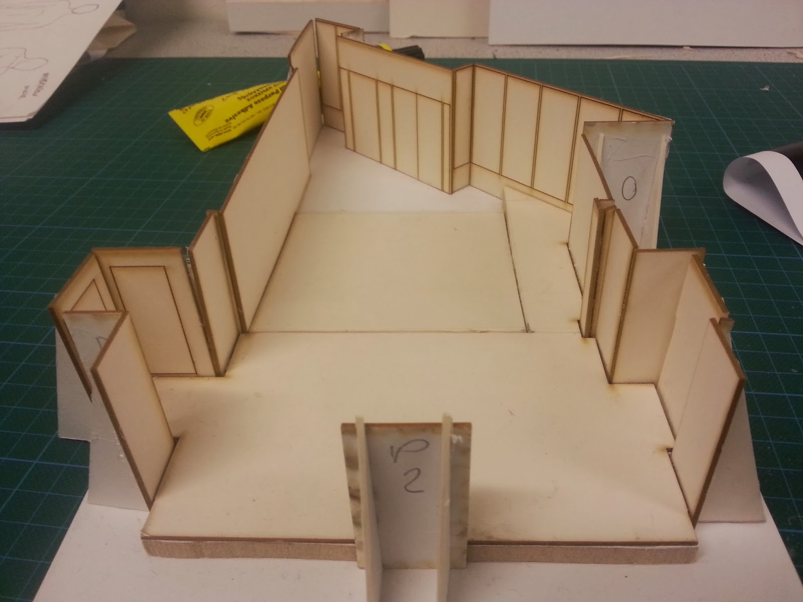 BFG Productions: Introductory White Card Model Making