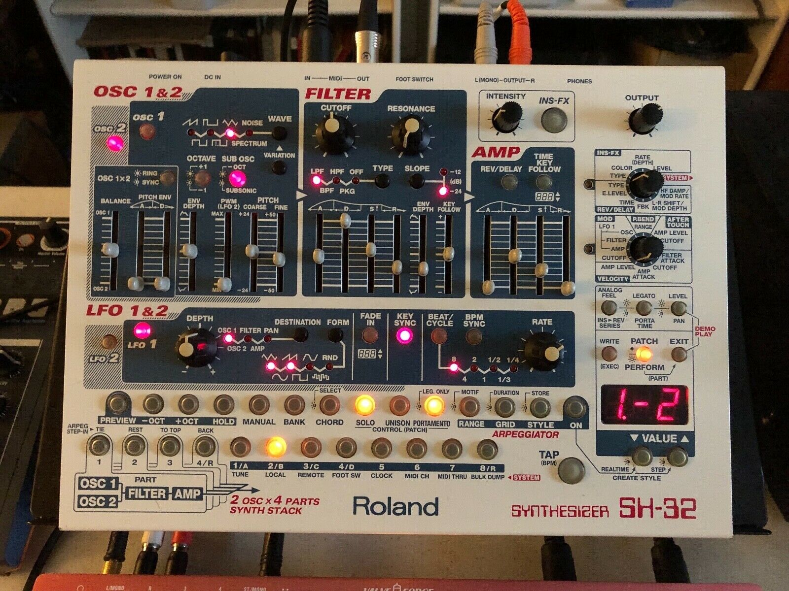 MATRIXSYNTH: Roland SH-32 Desktop VA Synthesizer