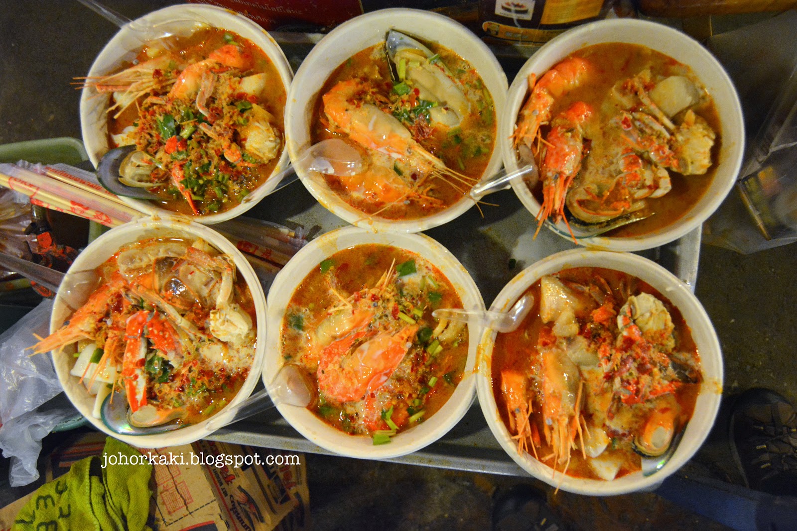 Rod Fai Vintage Market Halal Seafood Tom Yam in Bangkok |Tony Johor ...