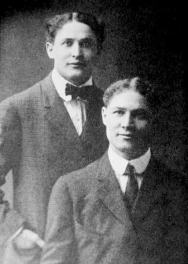 Heroes, Heroines, and History: The Brothers Houdini