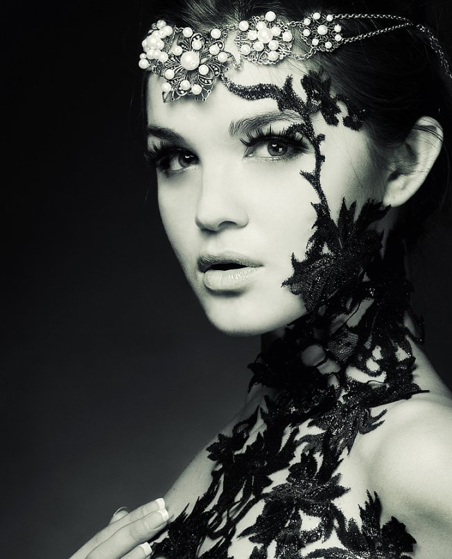 COCAMIA: The Face With Lace