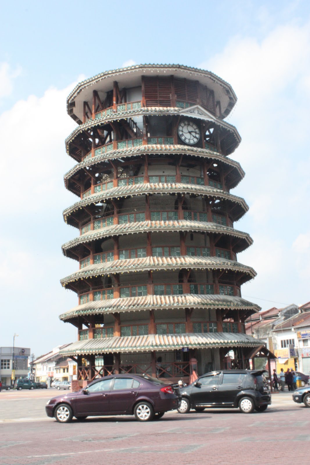 Diarios de bus tambangleta: Hari pertama Part 2 - Menara condong dan ...