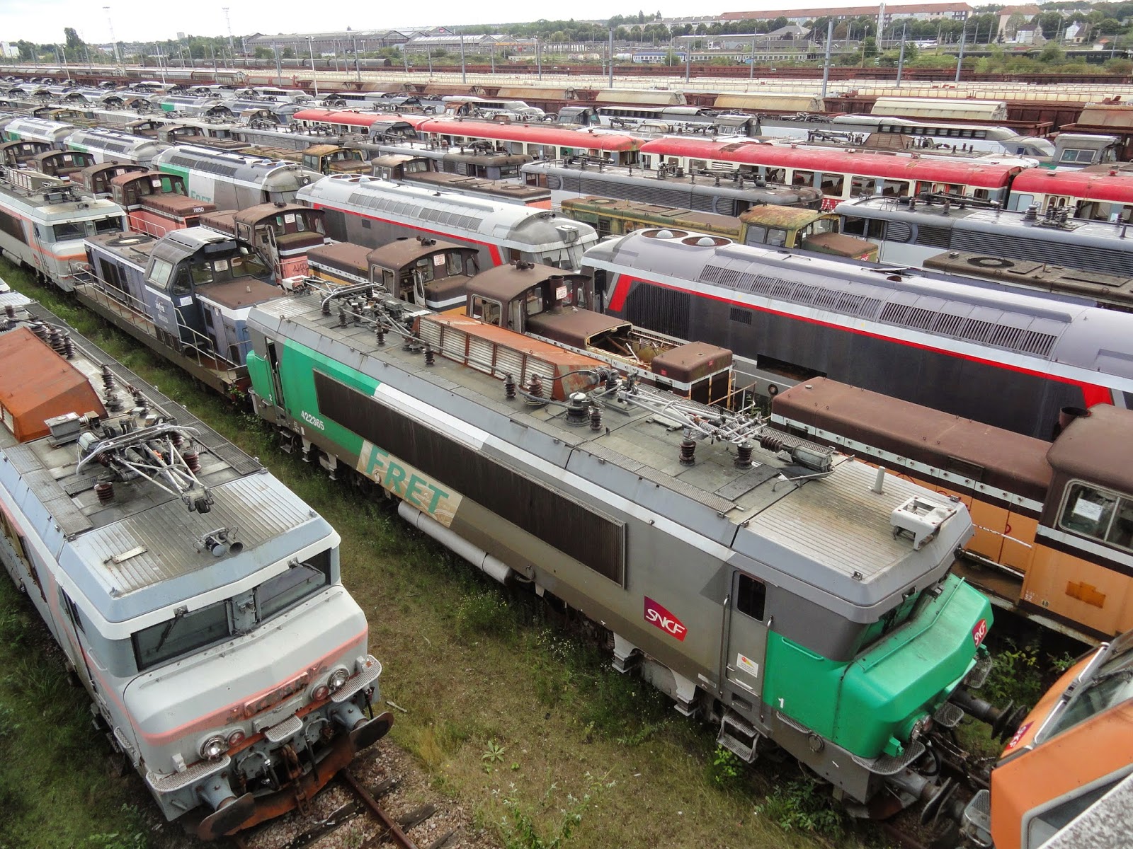 Une BB 22200, une livrée