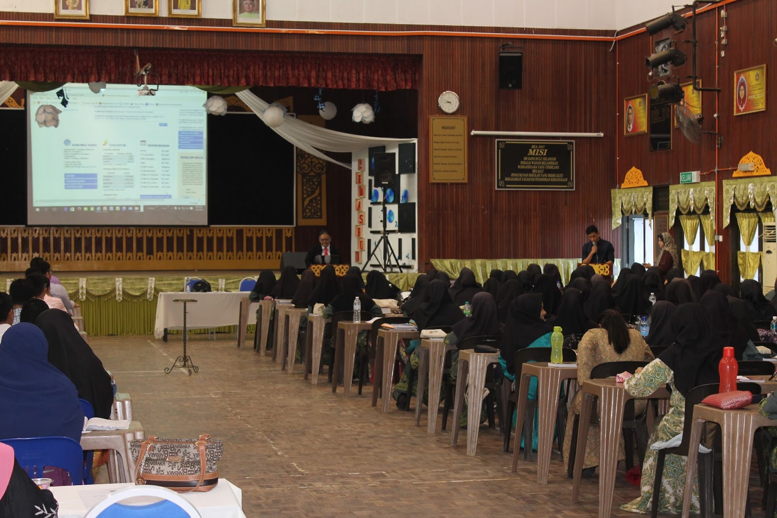 WADAH KETERAMPILAN BERBAHASA: PROGRAM JERAYAWARA BAHASA DI SM SAINS ...