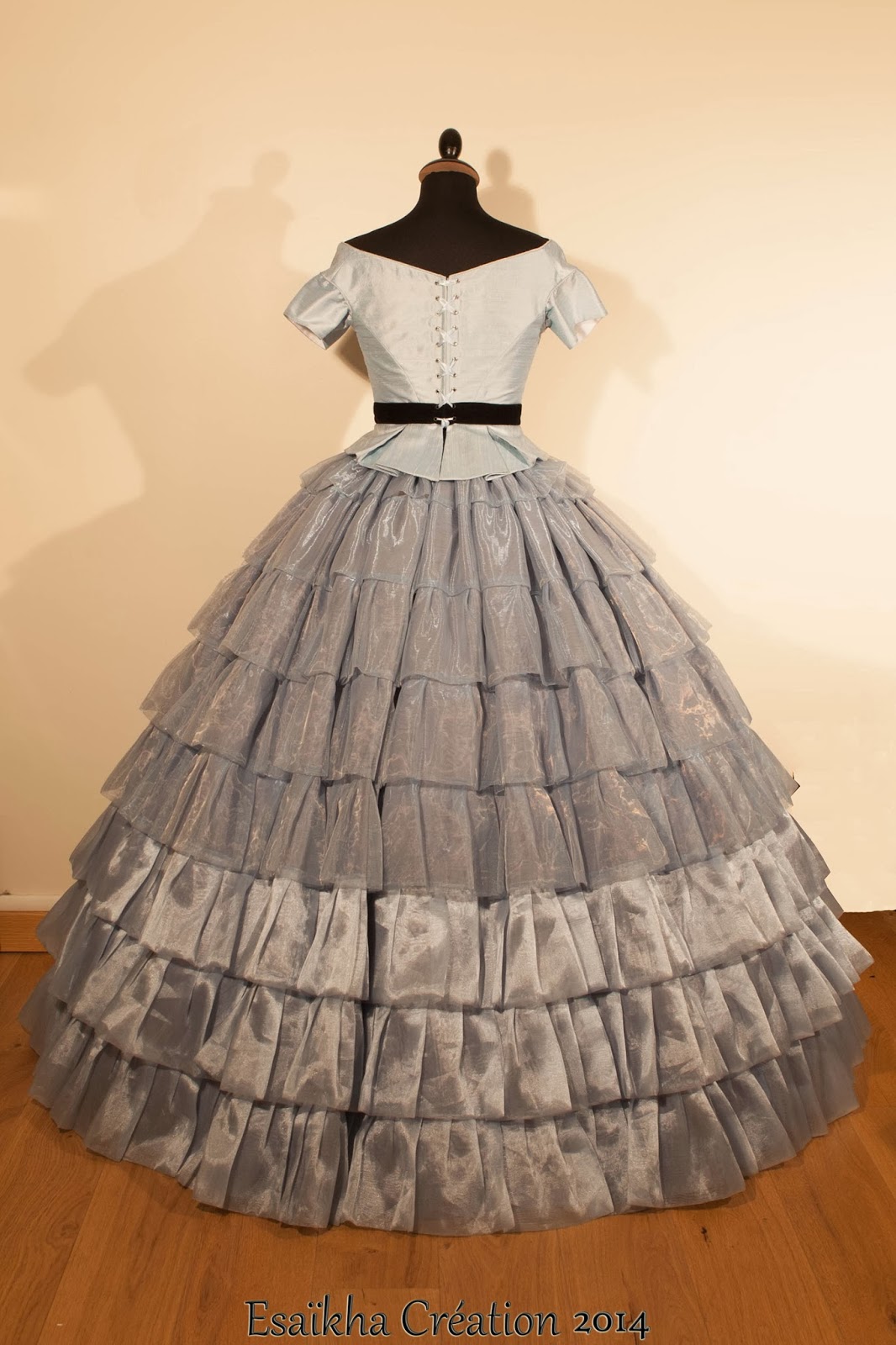 L'Atelier d'Esaïkha Création: XIXe (modernisé) : Robe à crinoline revisitée