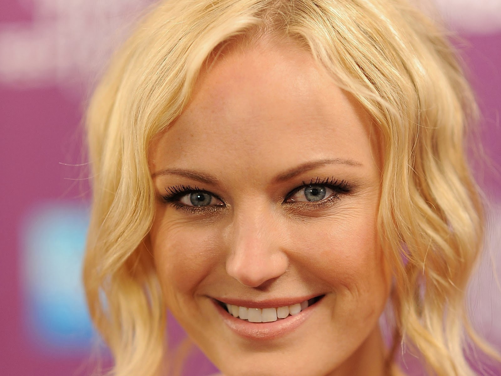Malin Akerman HD Wallpapers