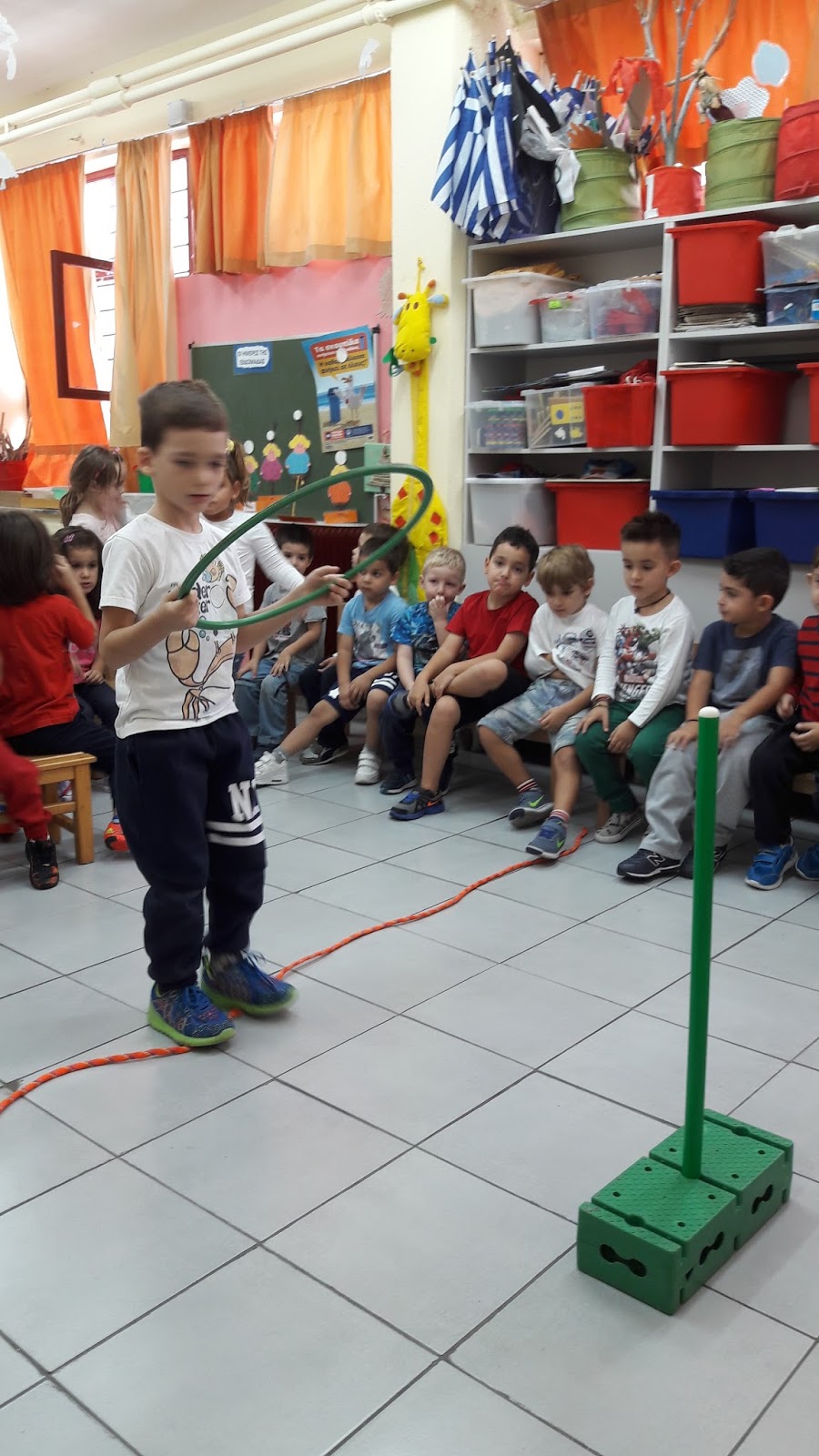 14o Νηπιαγωγείο Νίκαιας: ΤΑ ΧΕΡΙΑ ΕΙΝΑΙ