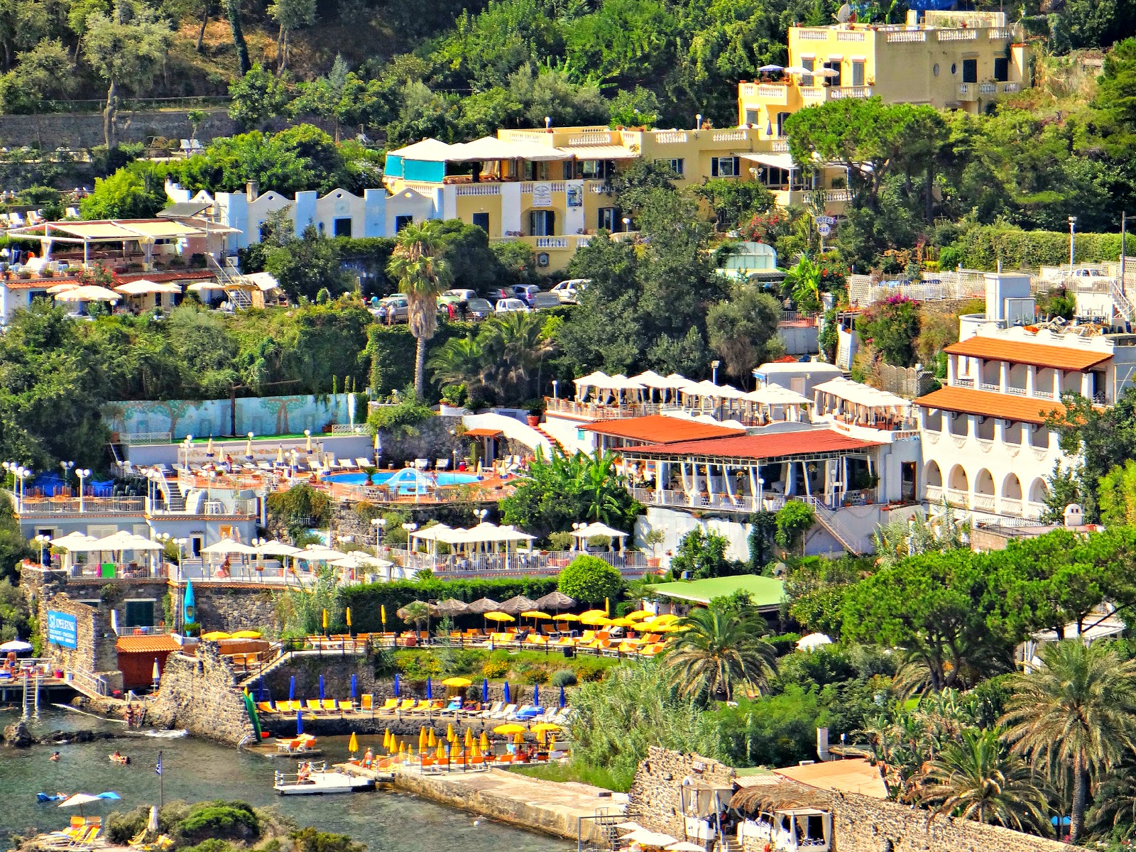 Travelblogger: Utazási élménybeszámolók. : Ischia a zöld sziget