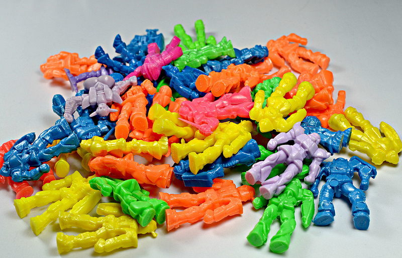 Little Weirdos: Mini figures and other monster toys: Gundam vending ...