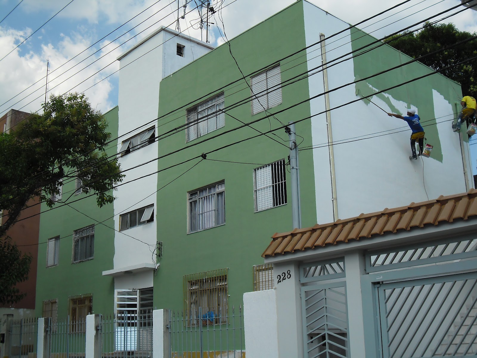 Stylo Pinturas: PREDIO ARCO IRIS TRES ANDARES COM PAREDES DE BLOCOS A ...