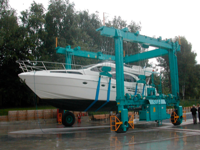 Features And Use Of 100 Ton Boat Lift Crane