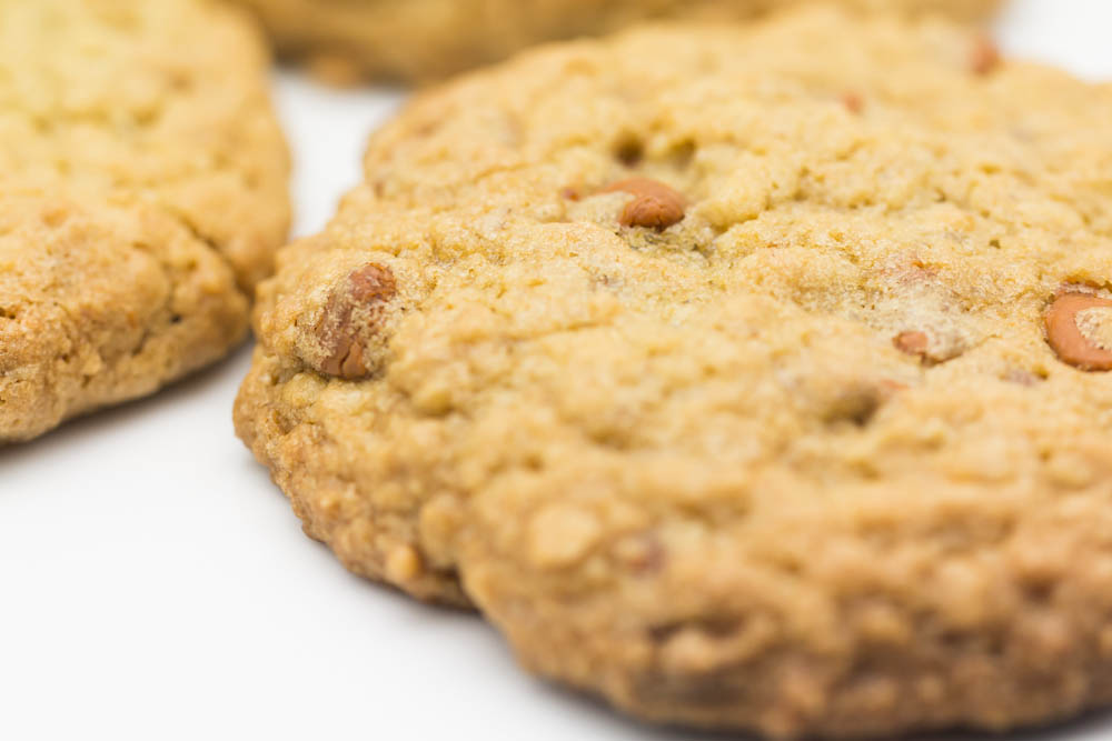Oatmeal-Cinnamon Chips Cookies