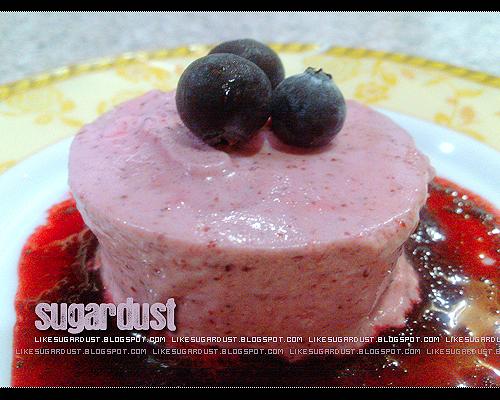 sugardust: blackberry & marshmallow semi freddo