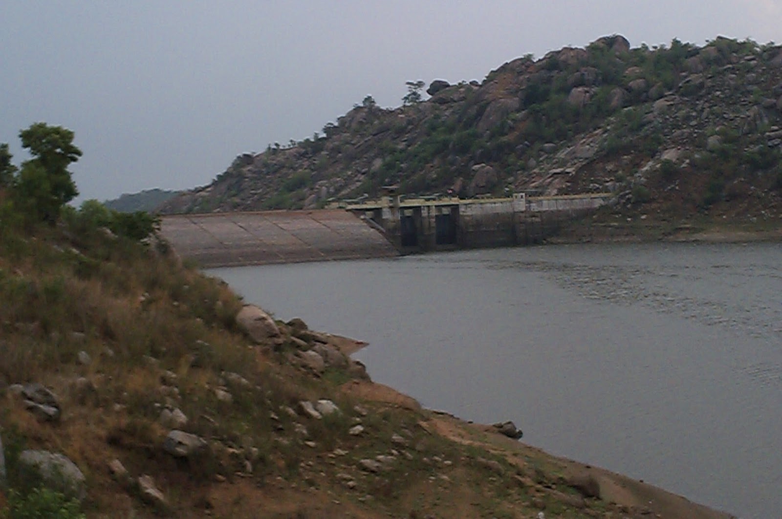 Being Nomadic...: Trip to Big Banyan Tree & Manchanabele Dam