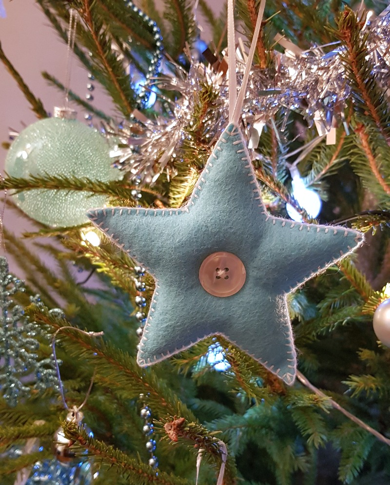 A Playful Stitch: Felt Star Christmas Decoration