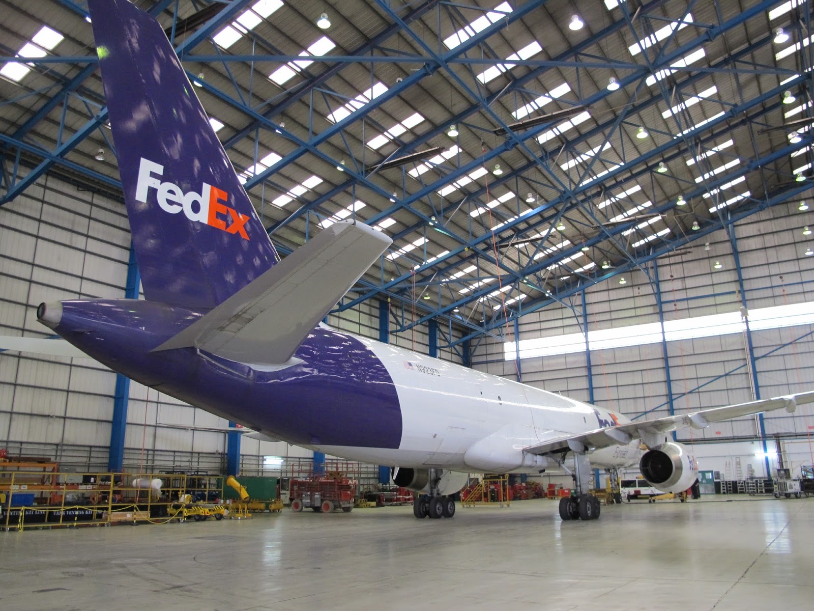 Vince's World: Tour of the Monarch Airlines hangar at Manchester