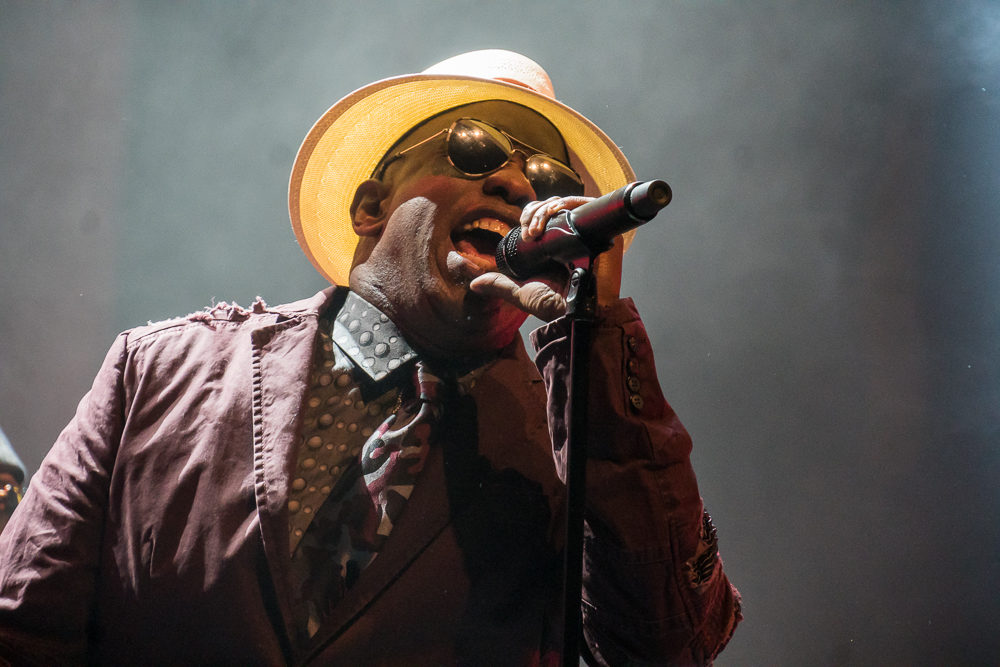 Classic Rock Here And Now: COREY GLOVER LEGENDARY FRONTMAN WITH 'LIVING ...