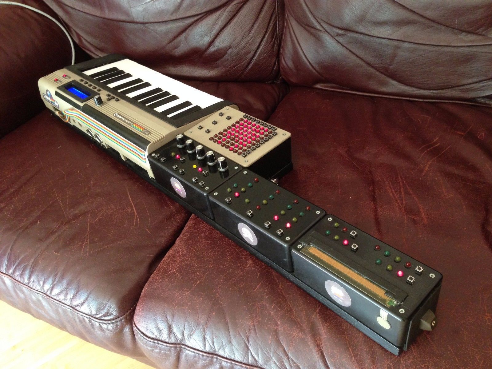 MATRIXSYNTH: MIDIBOX SID KEYTAR CUSTOM DIY GIANA 64 C64 COMMODORE ...