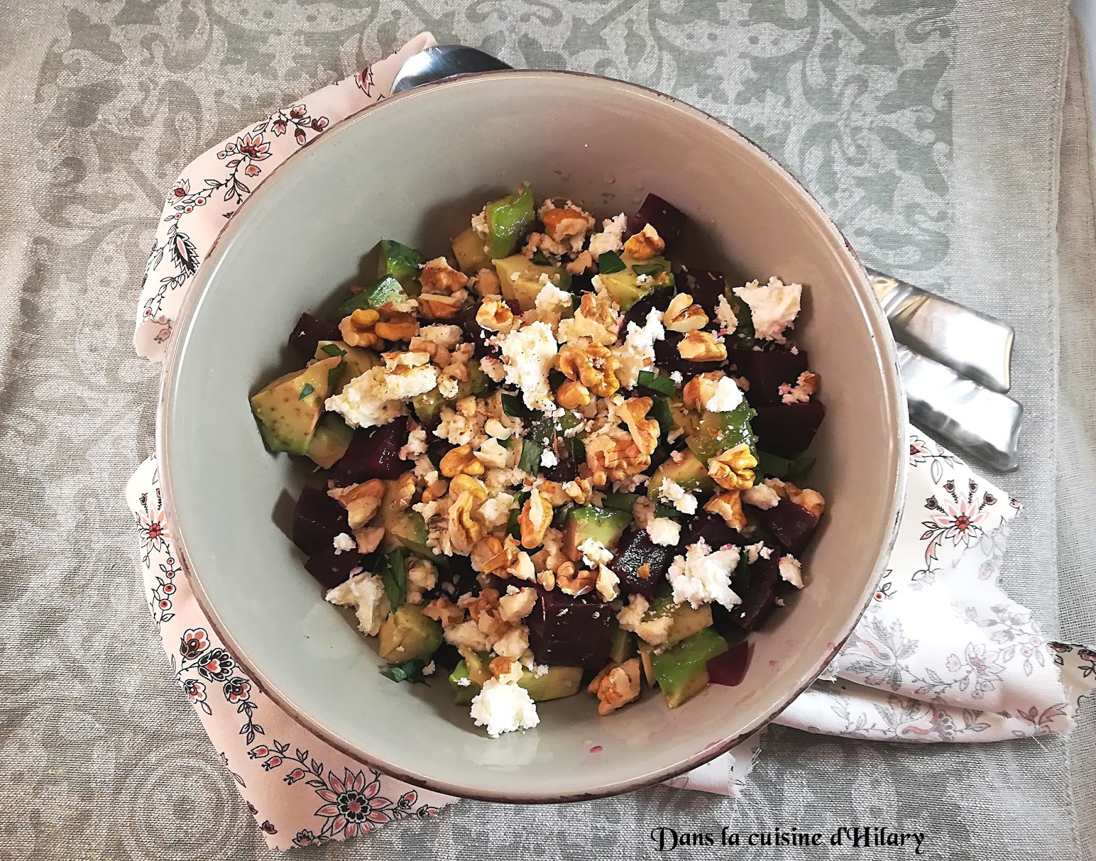 Dans la cuisine d'Hilary: Salade de betterave, avocat, feta et noix et ...