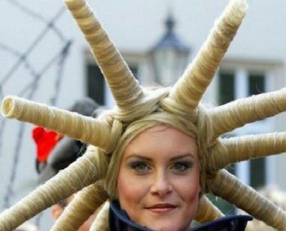 Oddity and wonders funny pictures: Funny Hairstyles for girls