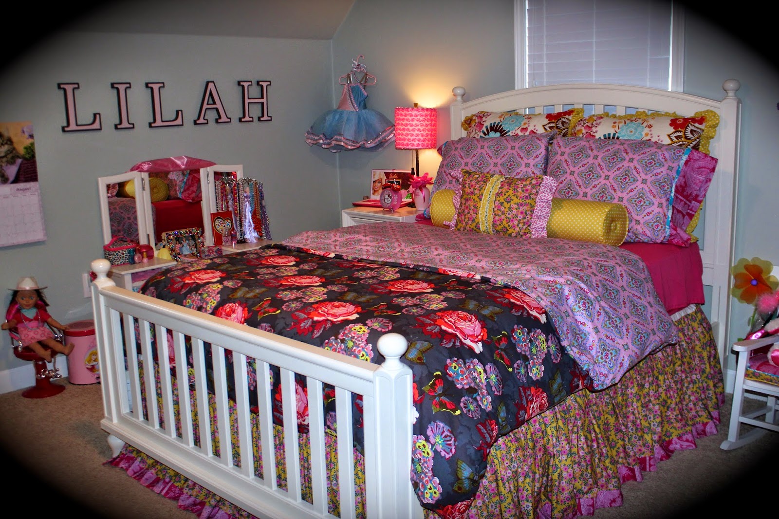Bolling With 5: A Girly Girl Bedroom!