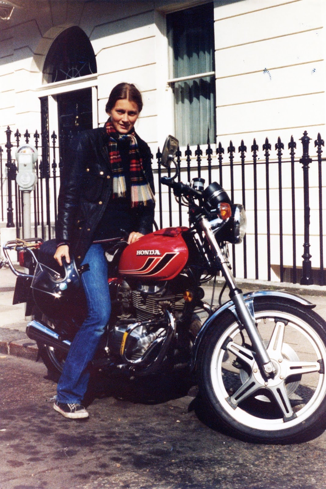 Amazing Portraits of Elspeth Beard, the First British Woman to Ride a ...