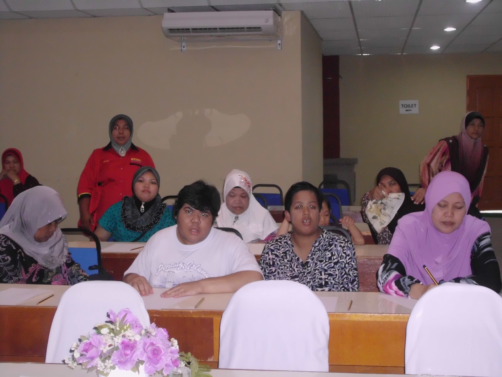 petak merah vs petak putih: PDK Kem 6 Briged