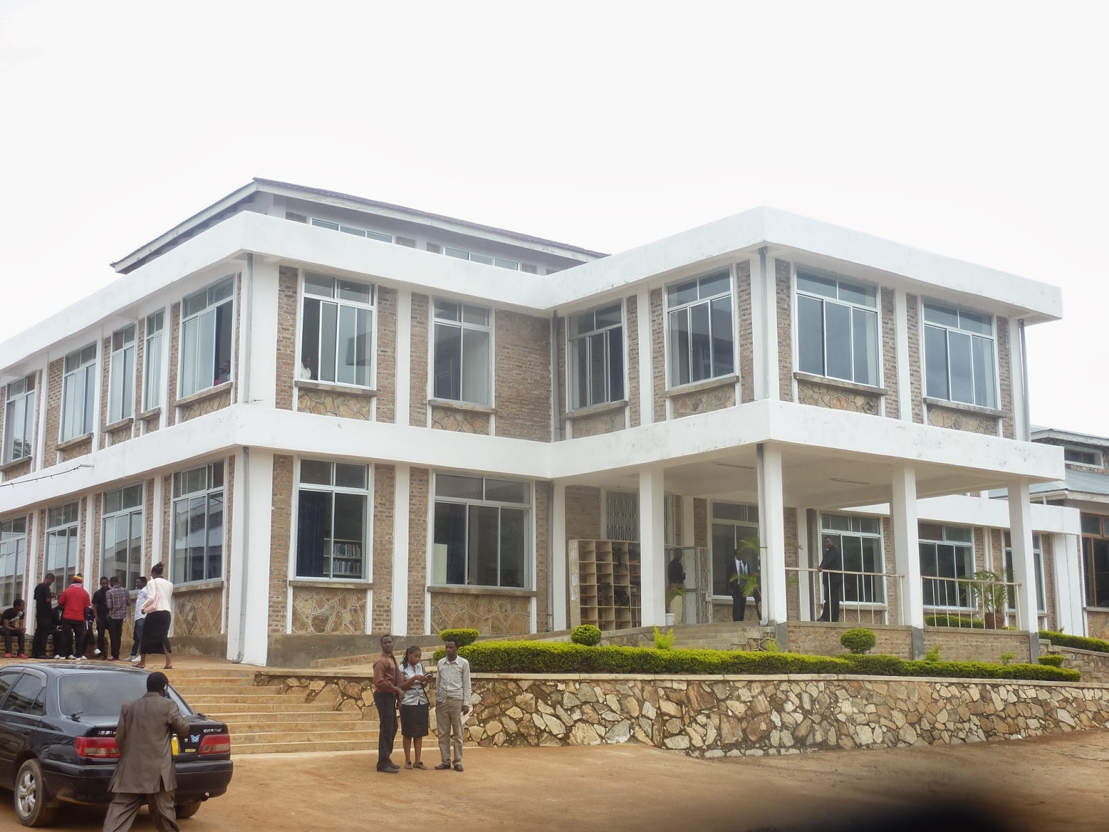 ASKOFU MSTAAFU WA KKKT DAYOSISI YA KUSINI KATI (MAKETE) SOLOMON SWALO ...