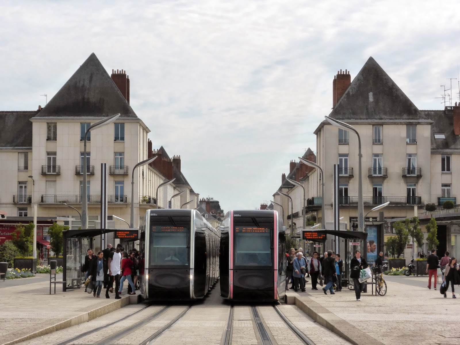 Experience Loire | Loire Valley France tourism: Springtime in the city ...