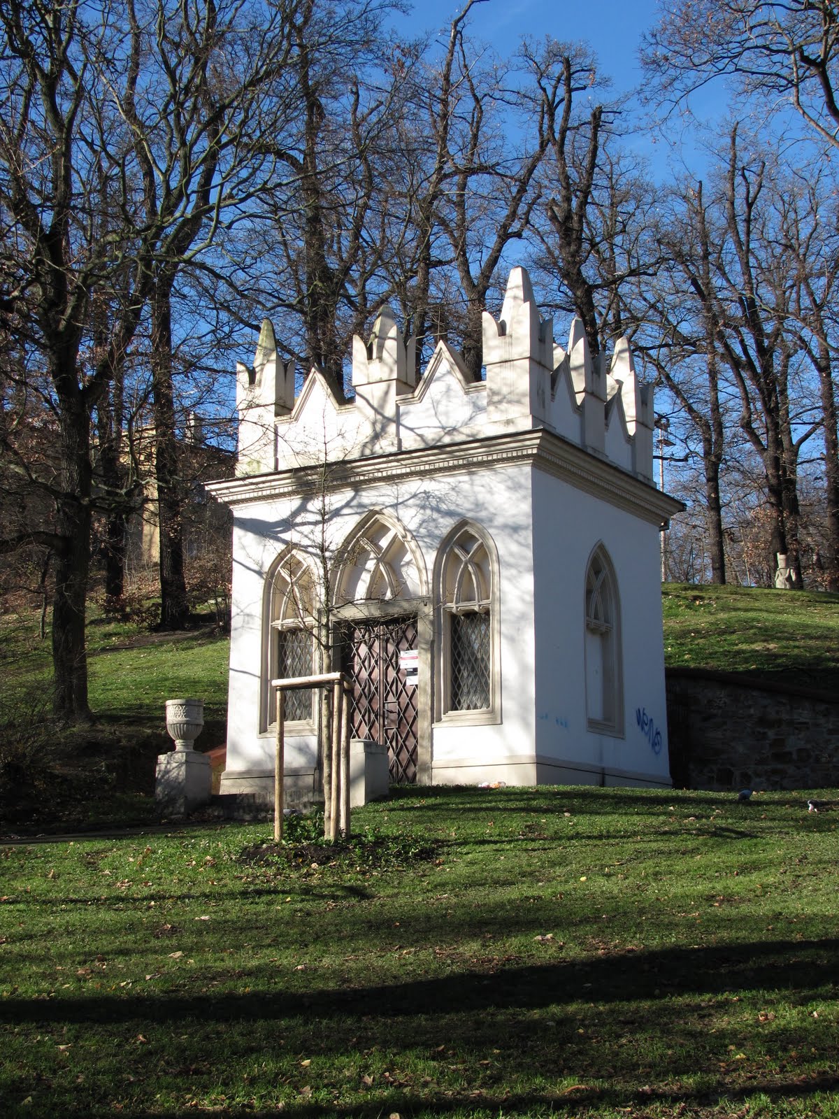 Abroad in the Czech Republic: Very Small Castle in Klamovka